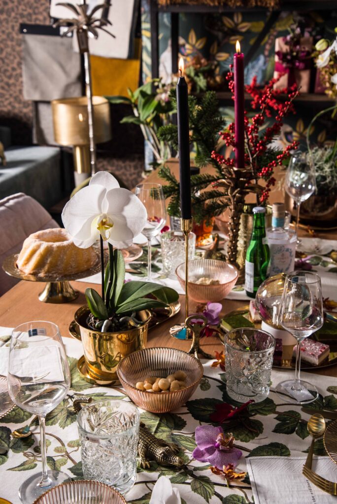 Orchid style ideas for a blooming Christmas table